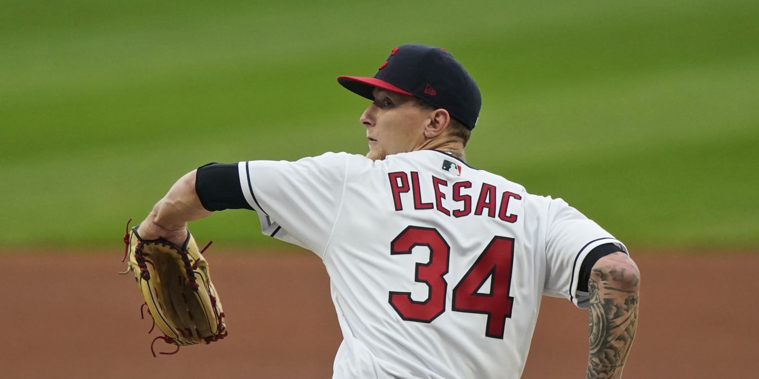 Zach Plesac sharp, Indians back in first-place tie