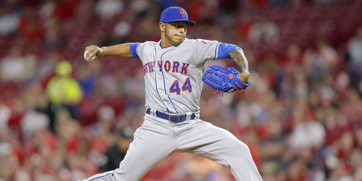 Reliever AJ Ramos signs with Rockies