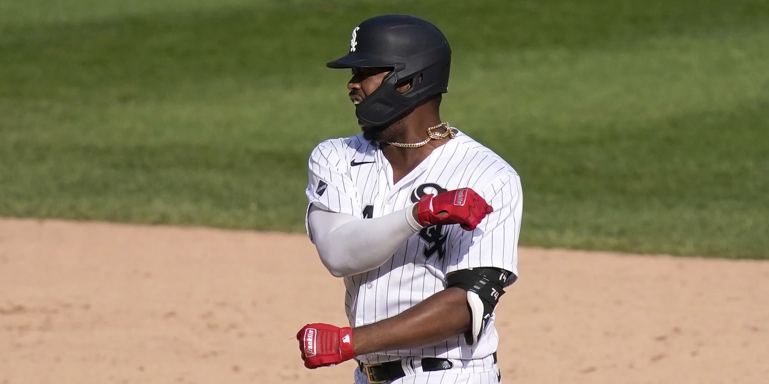 Eloy Jiménez to miss final series of season
