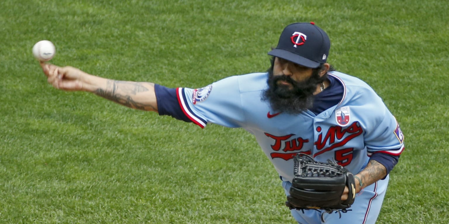 Sergio Romo contract option declined by Twins