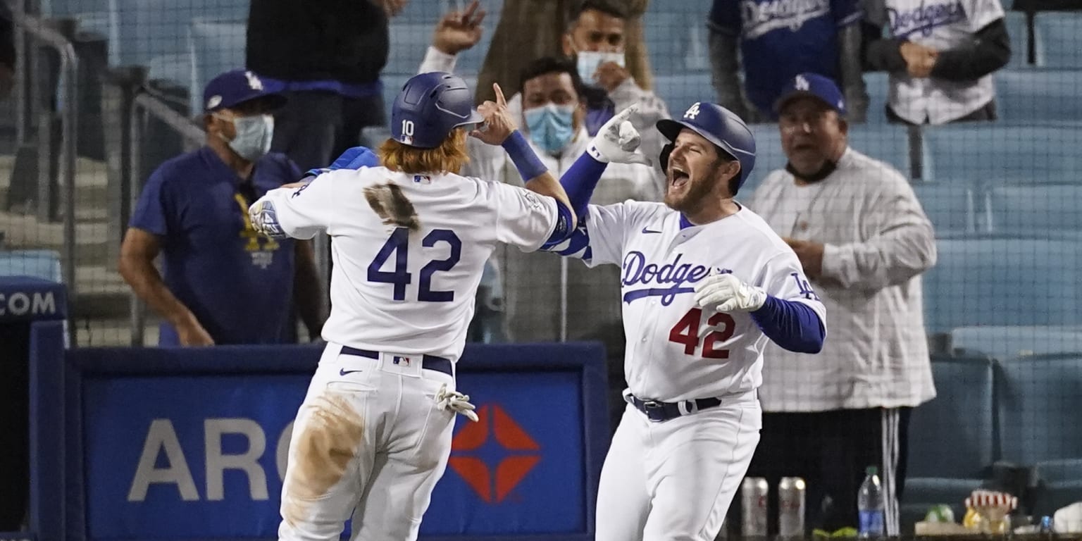 Dodgers rally to sweep Rockies