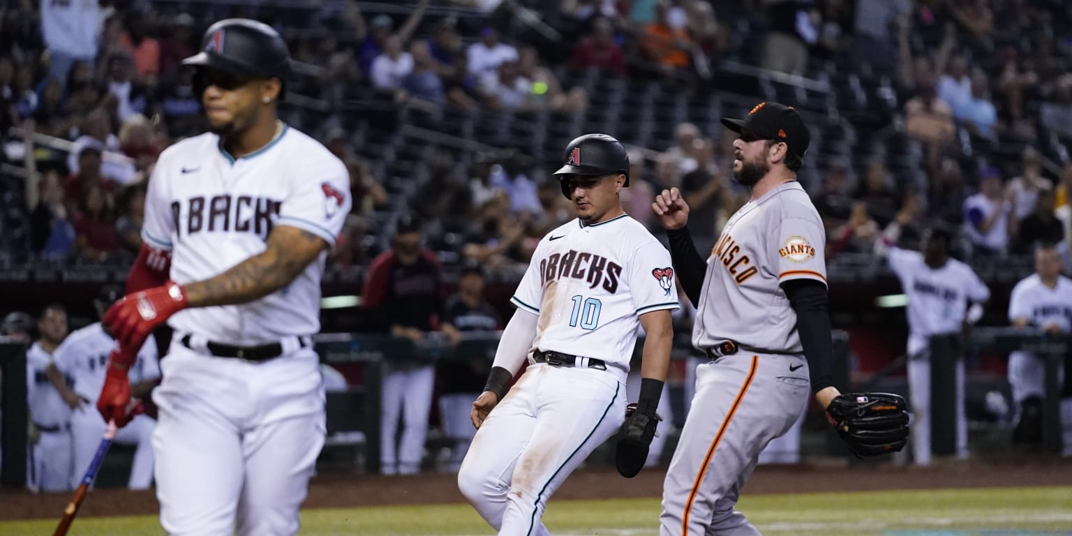 Dominic Leone allows 4 runs late in Giants' 6th straight loss