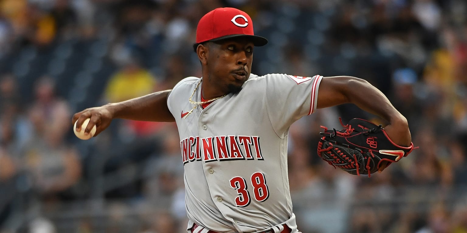 Justin Dunn, Jake Fraley help win over Pirates