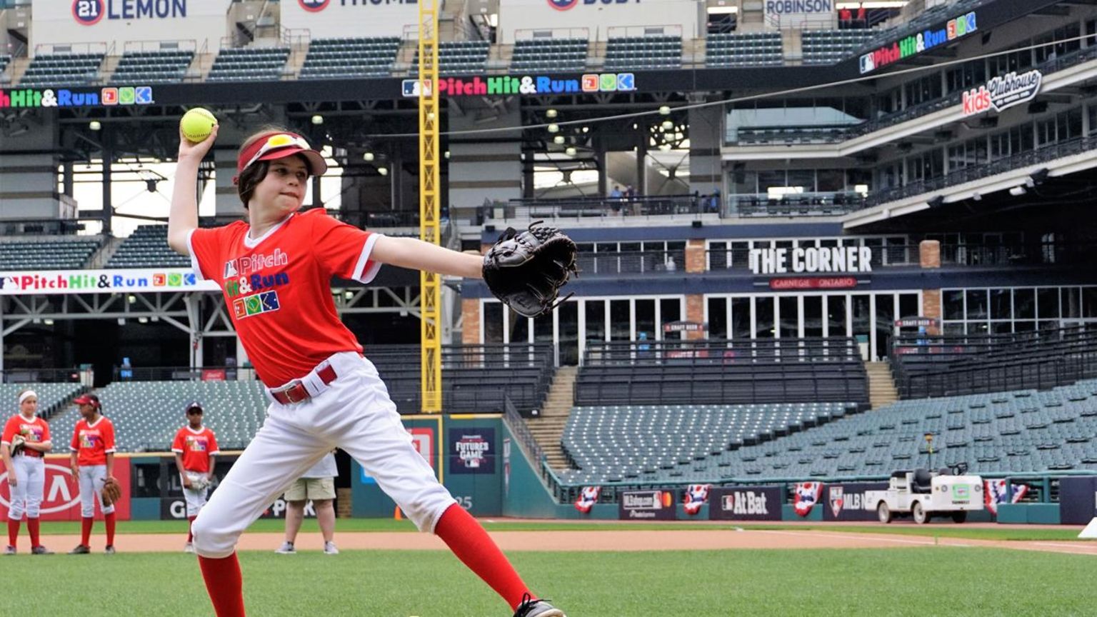 MLB | Pitch Hit & Run | Media | Photos | MLB.com