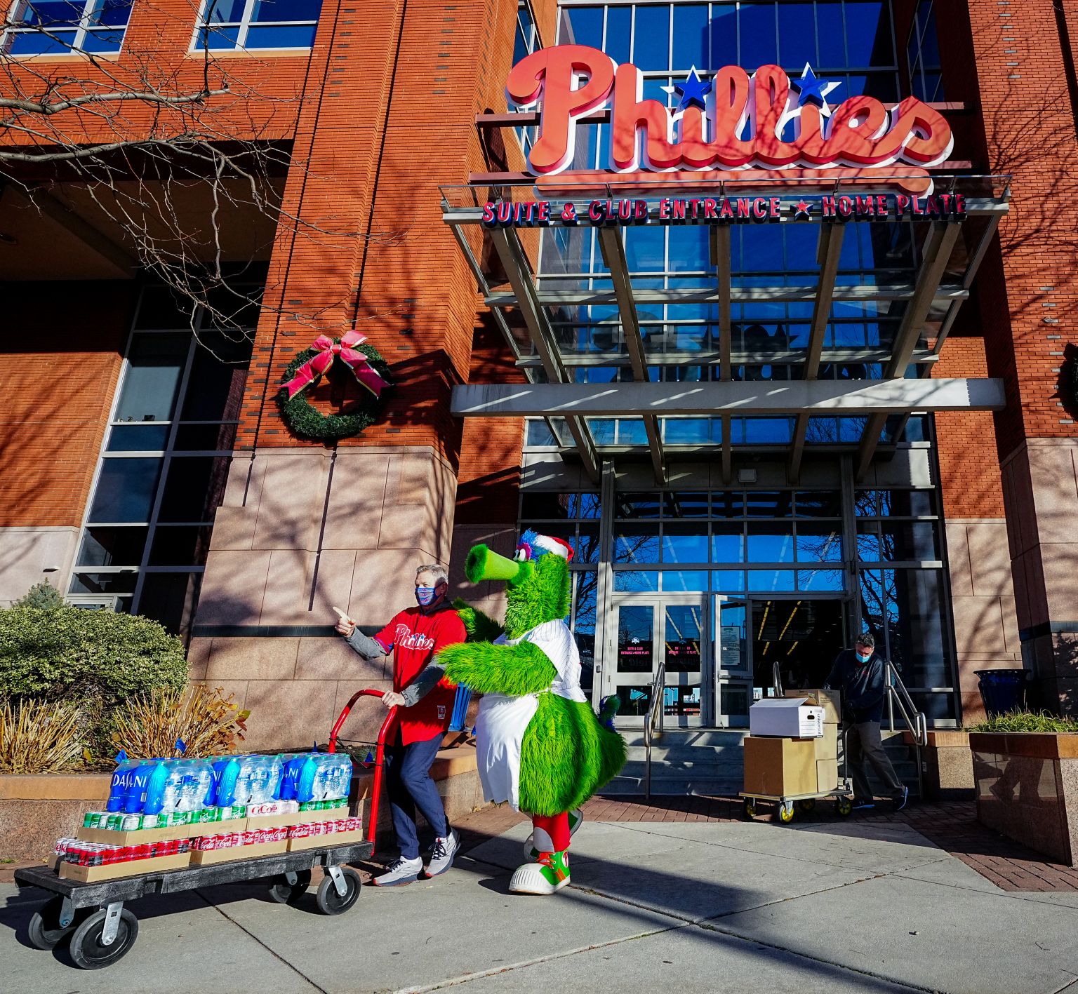 Phillies Family Prepare and Deliver Warm Meals to Local Homeless ...