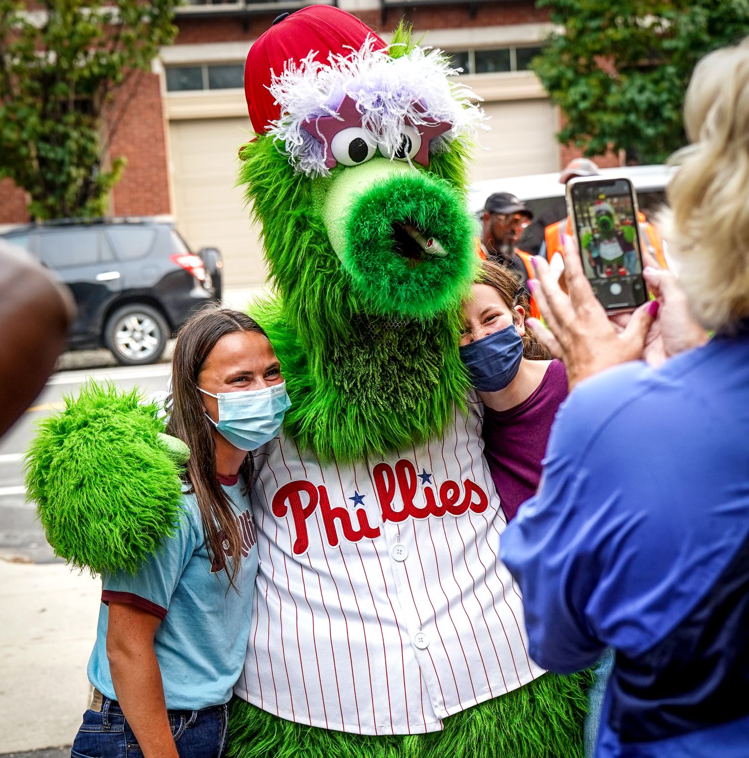 Phillies Host Baseball Themed Bingo Party at Project HOME ...