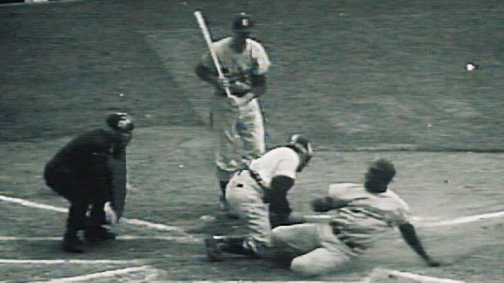 was jackie robinson known for stealing bases