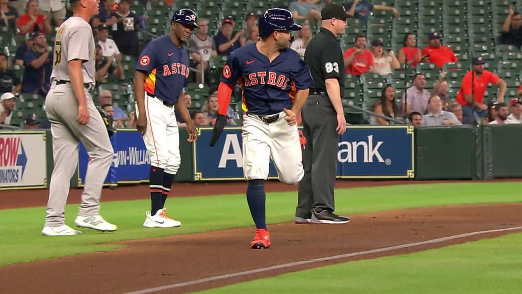 jose altuve errors 2024