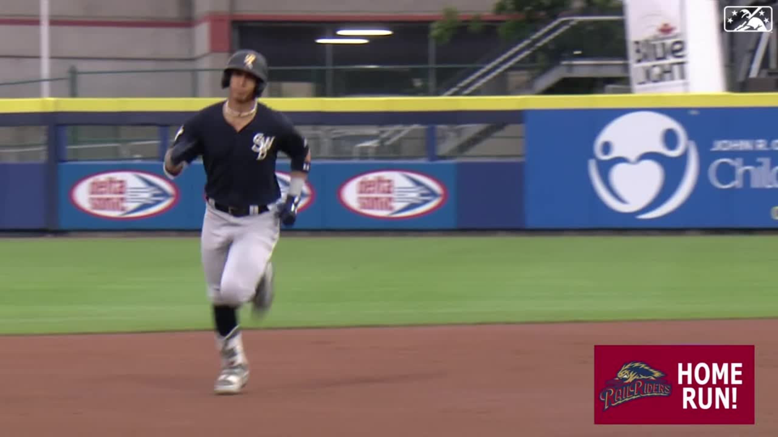 Oswaldo Cabrera'a solo homer