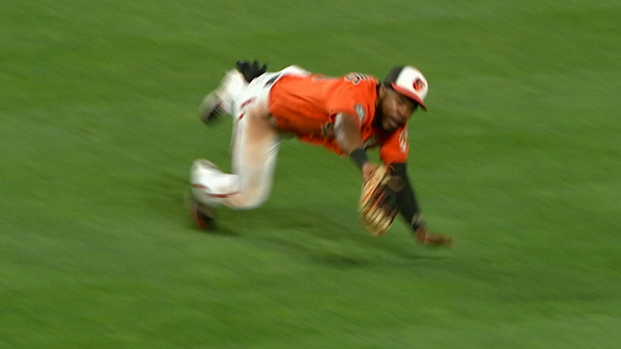 Cedric Mullins' diving grab