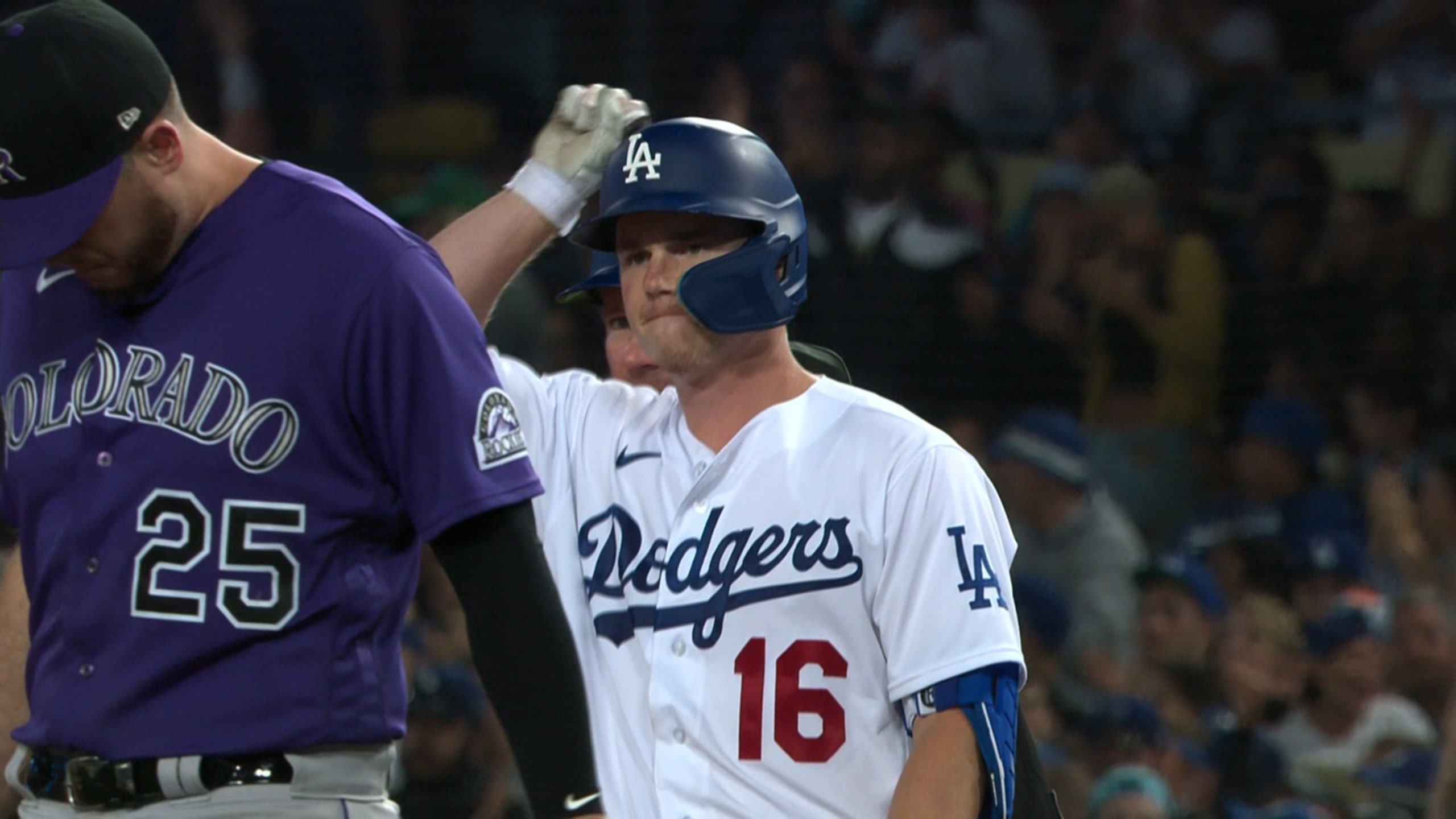 Dodgers plate eight in the 4th