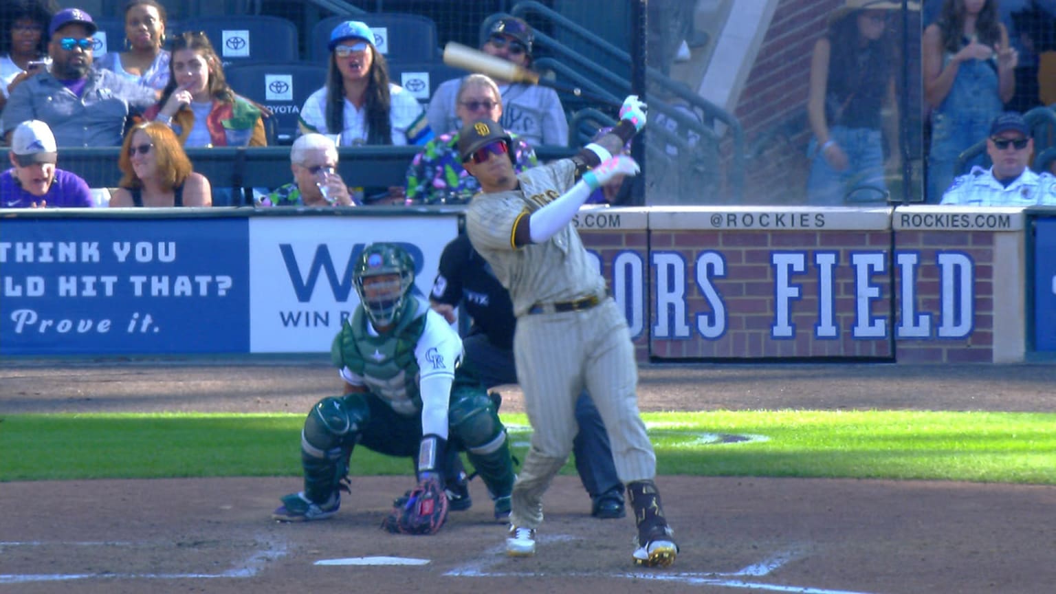 Manny Machado's three-run homer in the 8th inning | 09/25/2022 | San ...