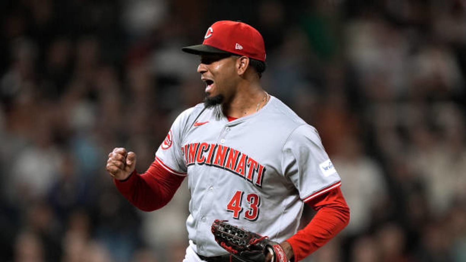 Alexis Díaz records save to snap Reds' losing streak | 05/10/2024 ...