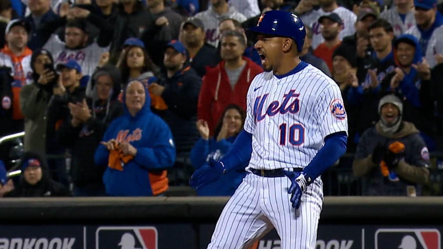 Eduardo Escobar makes it 6-2 with an RBI single | 10/08/2022 | New York ...