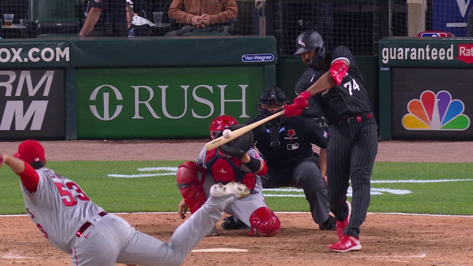 Eloy Jiménez demolishes a solo home run to deep left | 05/29/2023 ...