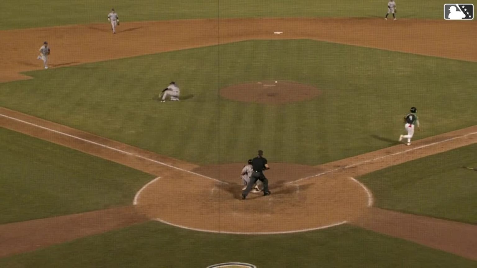 Cesar Gomez's difficult play | 06/16/2024 | Houston Astros