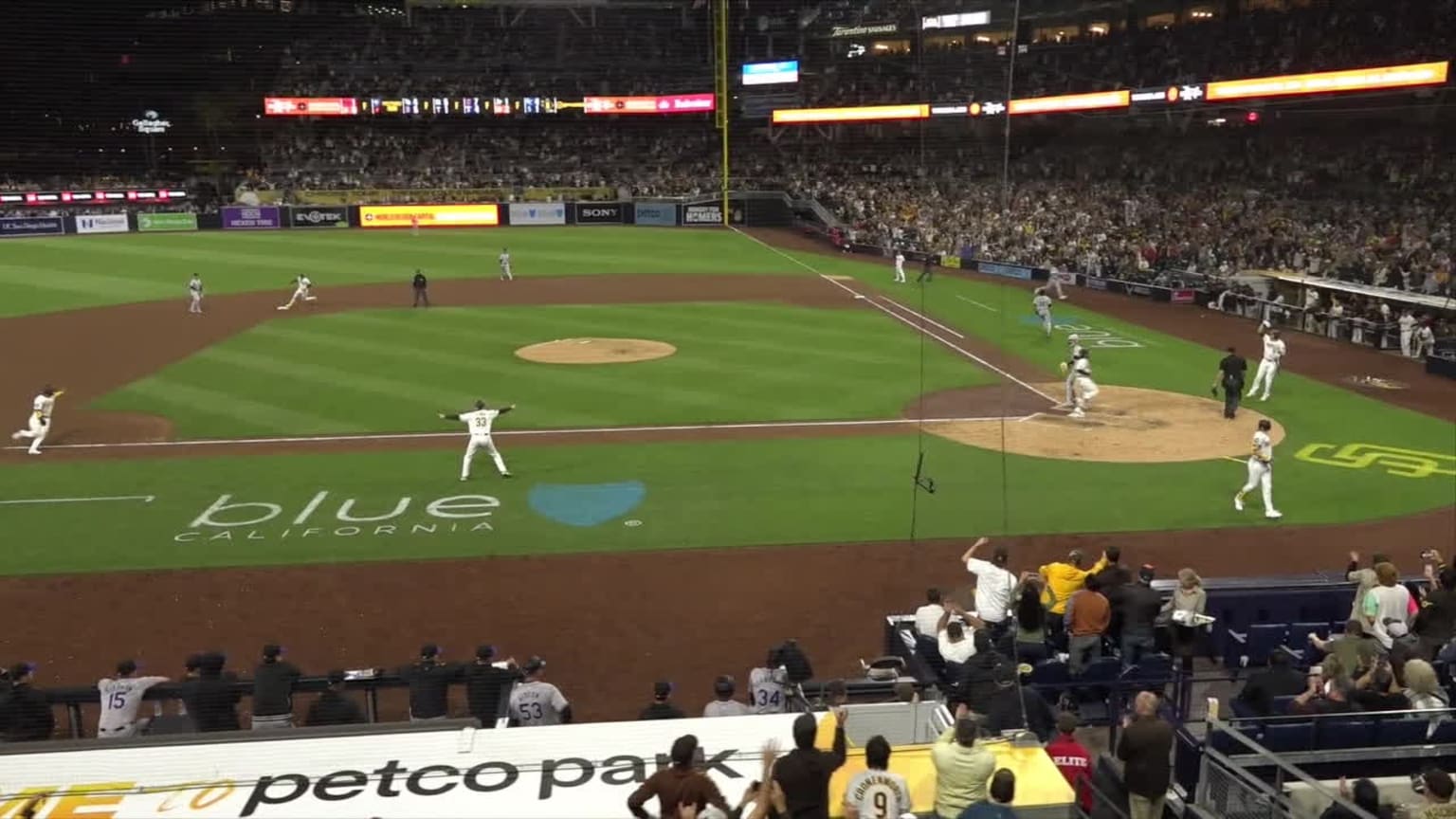 Padres score on a wild pitch | 05/14/2024 | San Diego Padres