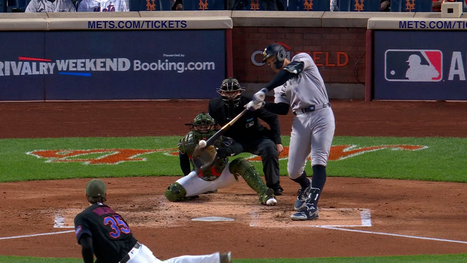 Aaron Judge singles on a line drive to right field | 05/15/2026 | MLB.com