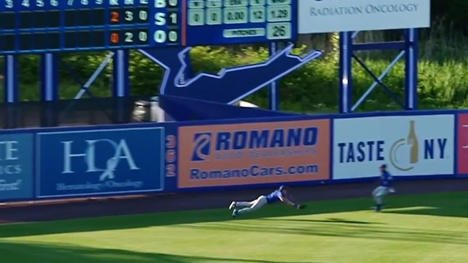 Cam Eden's spectacular diving catch | 05/31/2024 | Toronto Blue Jays