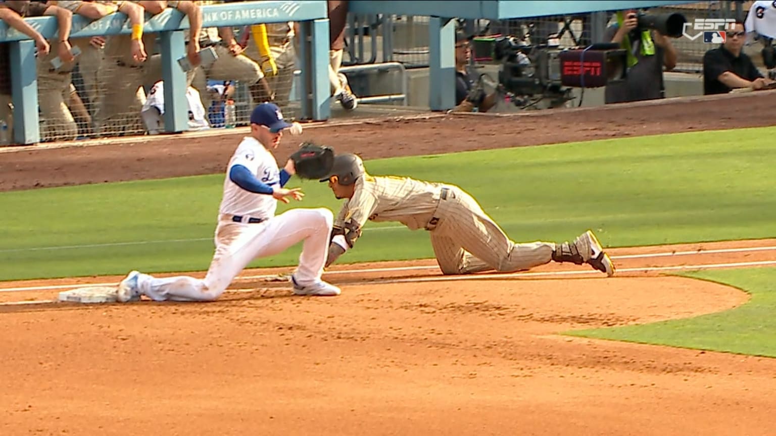 Austin Nola anota gracias a un error en el 3er rollo | 04/09/2022 | Los ...