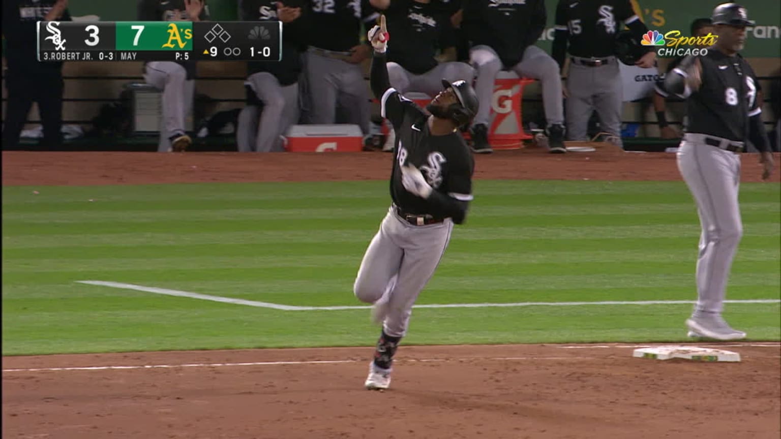 Luis Robert Jr. homers to left field in 9th inning | 06/30/2023 ...