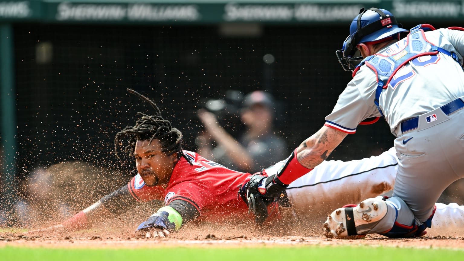 Corey Seager nabs José Ramírez at the plate | 08/25/2024 | Texas Rangers