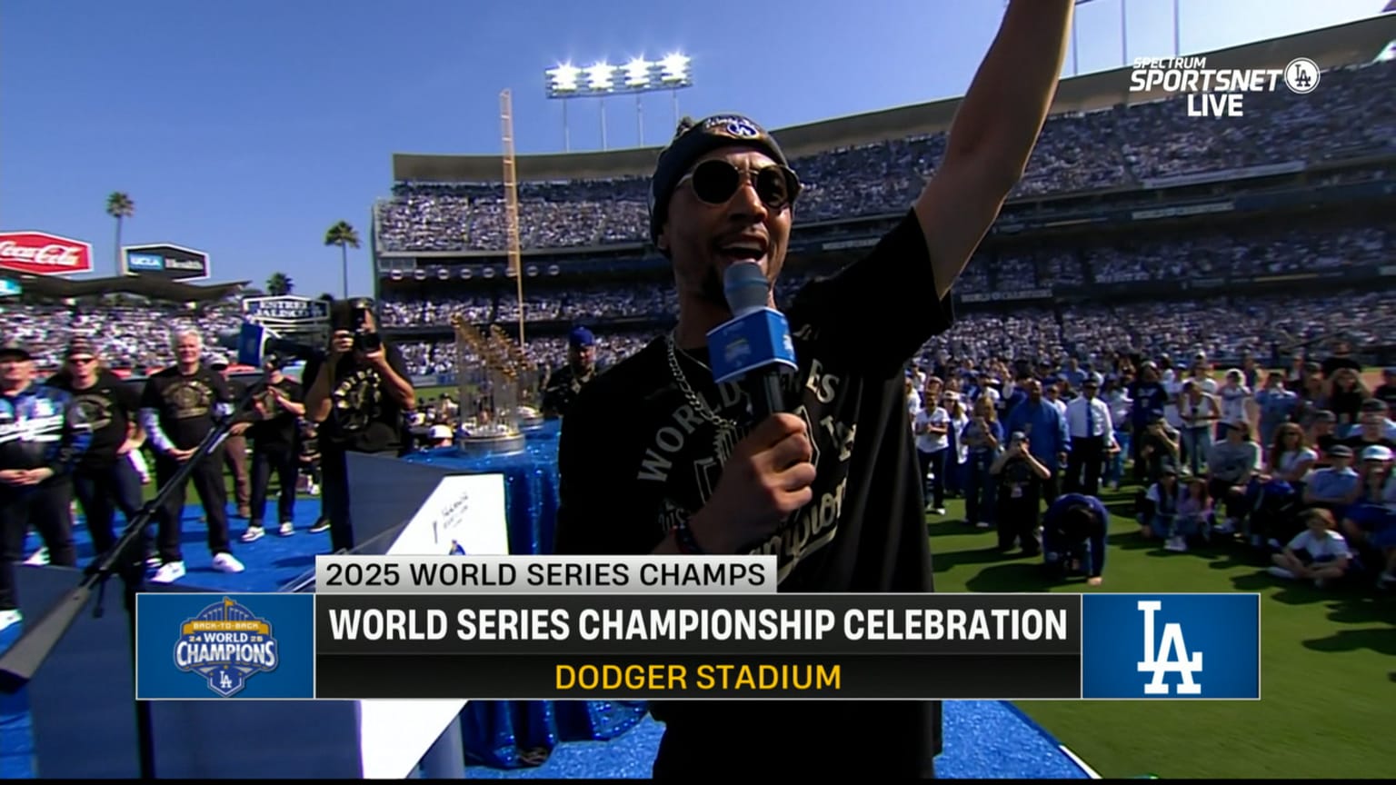 Mookie Betts addresses the fans at Dodger Stadium | 11/03/2025 | Los Angeles Dodgers