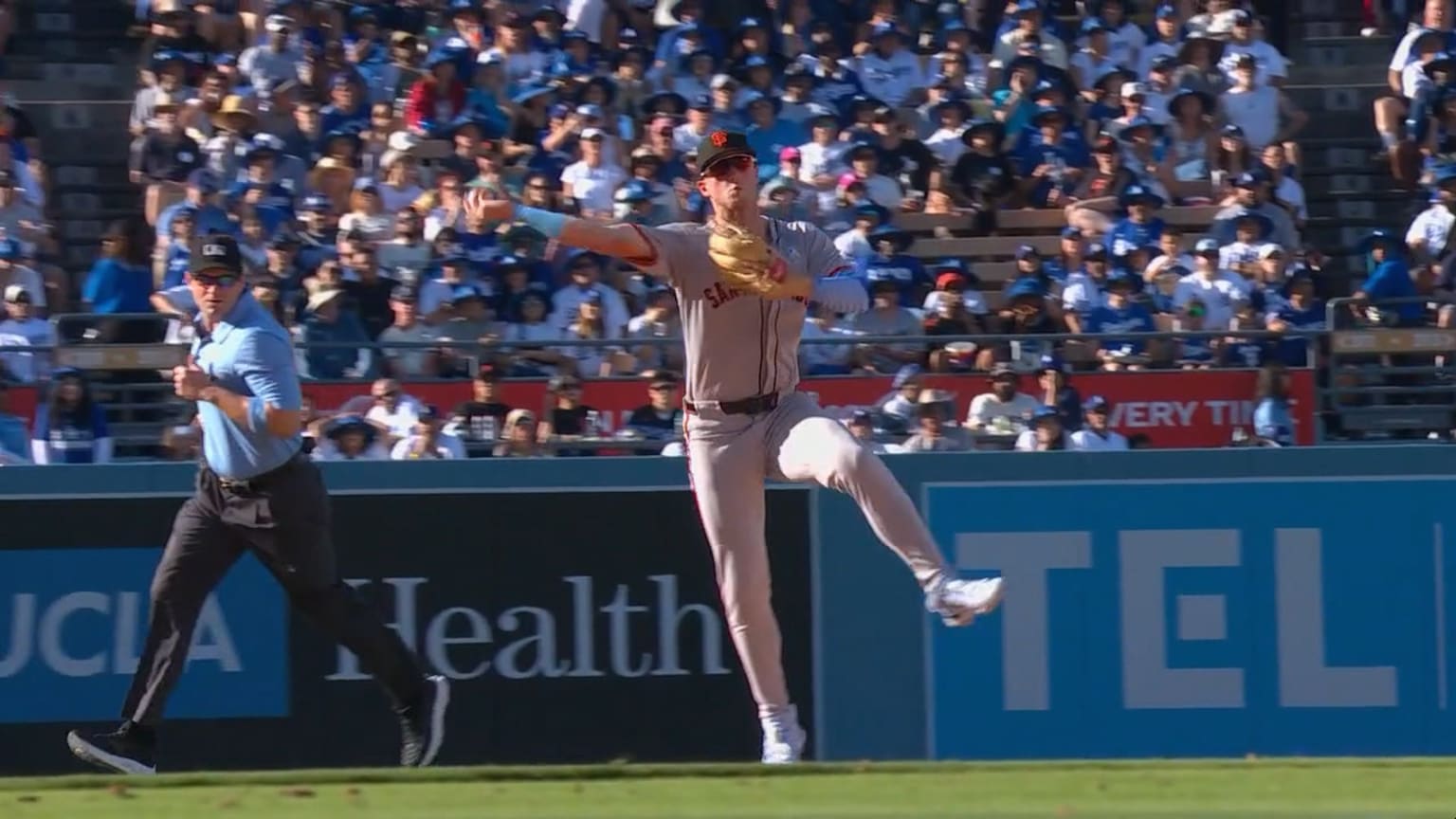 Tyler Fitzgerald's smooth play at second | 06/15/2025 | MLB.com