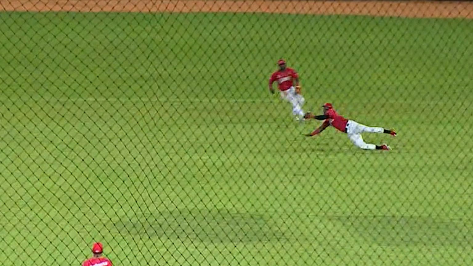Junior Lake makes a diving catch in the 2nd inning | 10/27/2023 | MLB.com