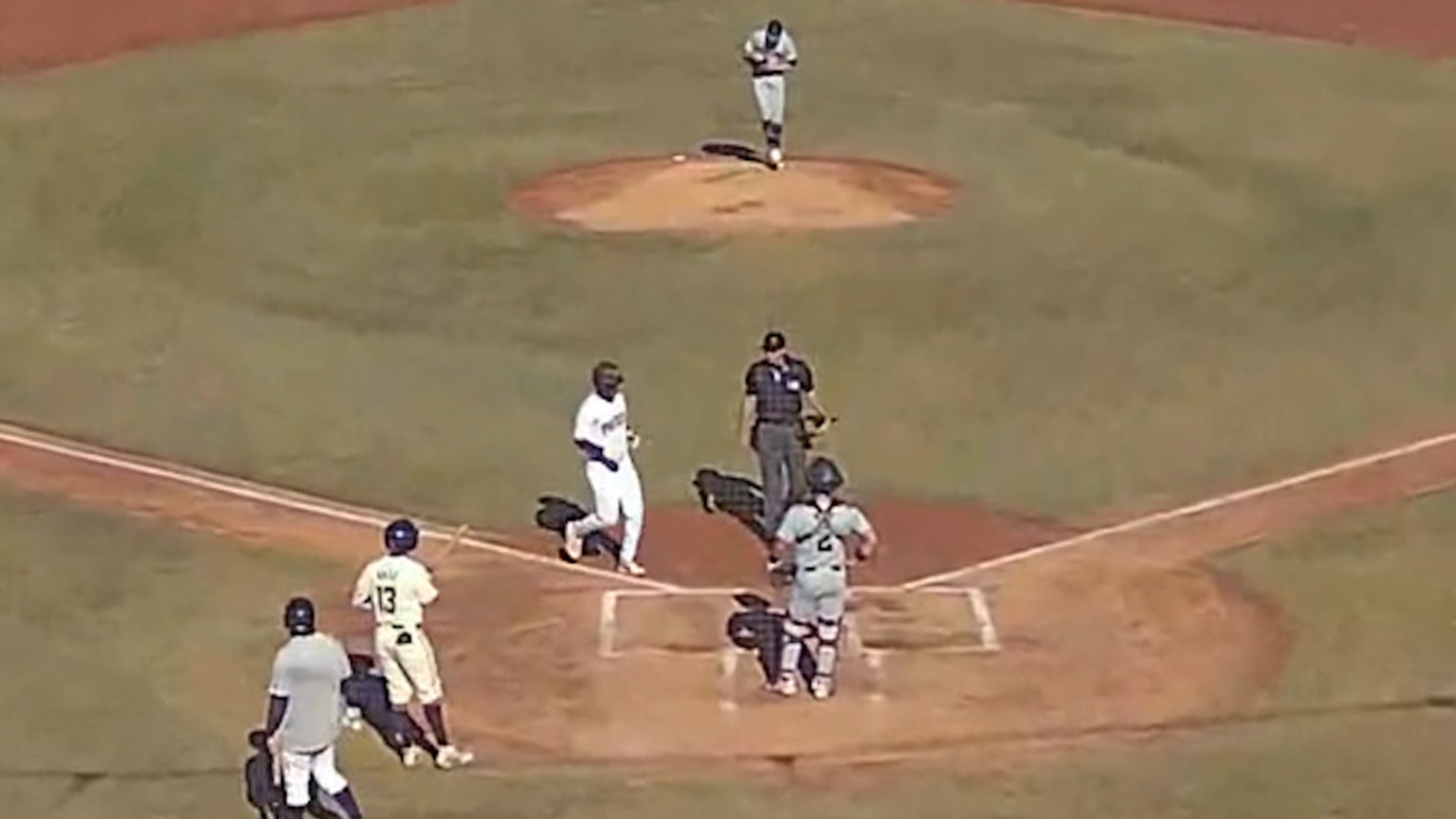 Leodalis De Vries' first homer of Arizona Fall League | 10/31/2024 ...