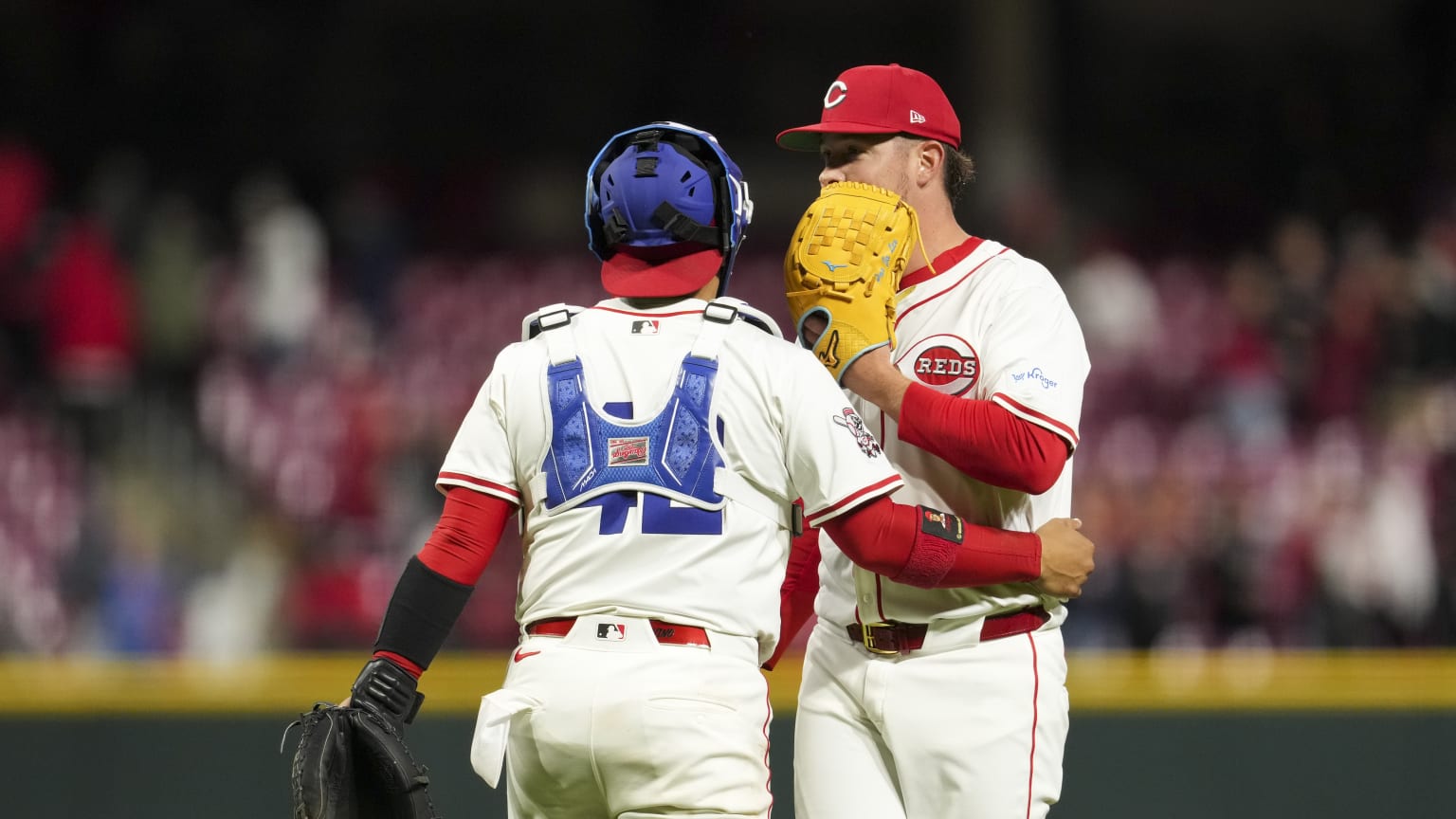 Emilio Pagán seals the 8-4 win | 04/15/2025 | Cincinnati Reds
