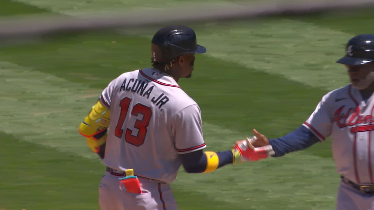 Ronald Acuña Jr. grounds an RBI single the other way | 05/31/2023 | MLB.com