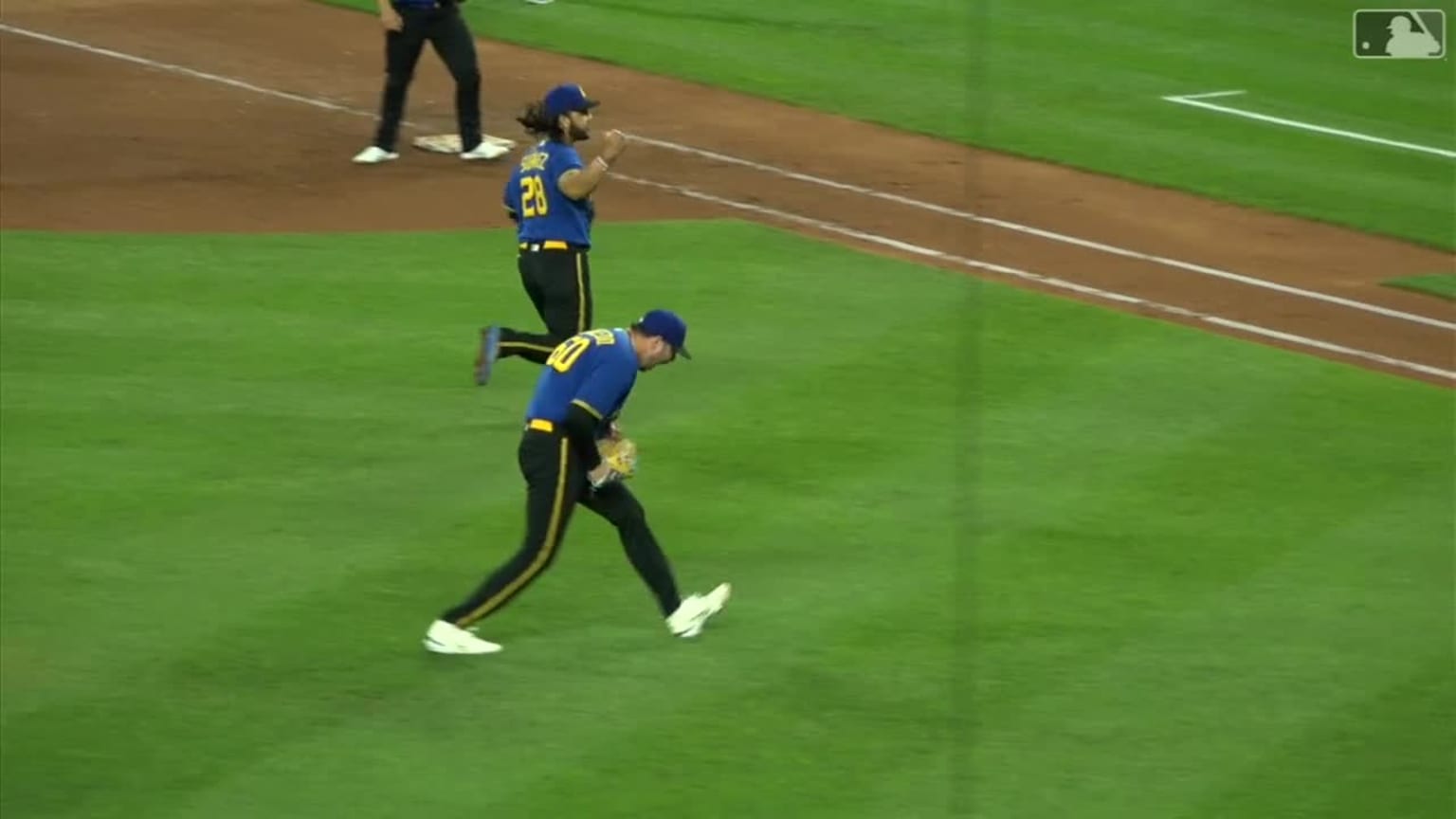 Seattle turns two, gets out of bases-loaded jam | 07/21/2023 | Seattle ...