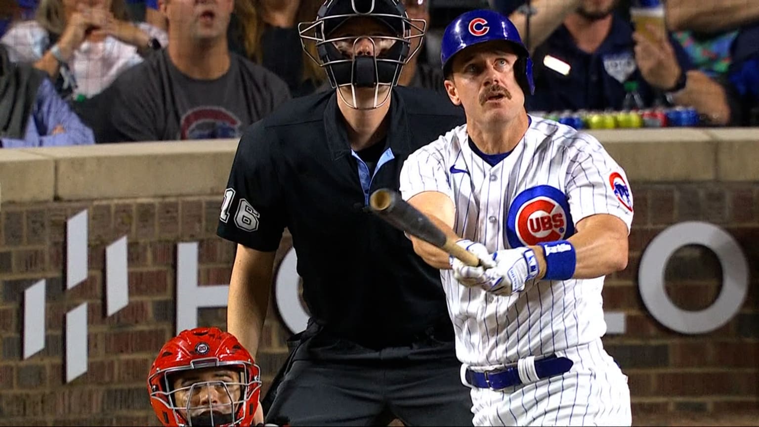 Patrick Wisdom demolishes a two-run homer in the 7th | 07/17/2023 ...
