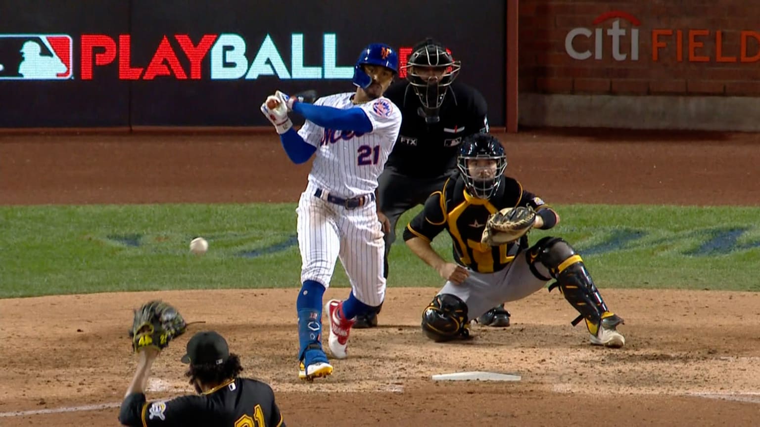 Yohan Ramírez muestra reflejos | 15/09/2022 | Los Pirates de Pittsburgh