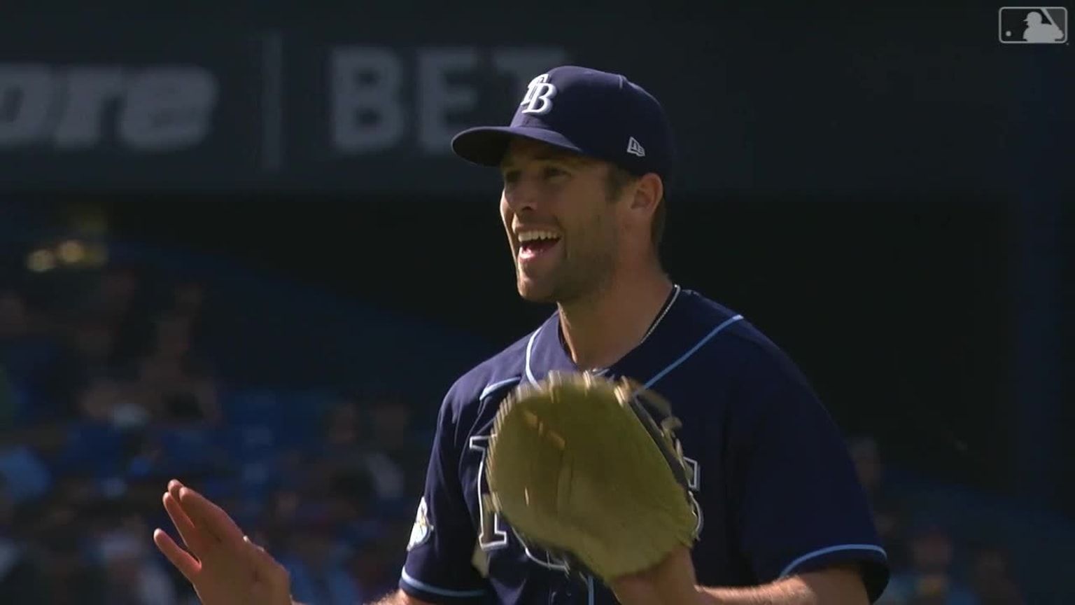 Jason Adam makes behind-the-back catch to end game | 04/16/2023 | Tampa ...