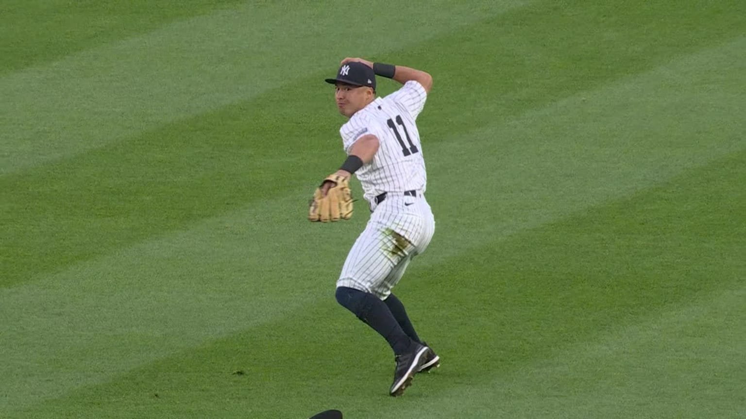 Anthony Volpe makes a terrific sliding stop | 05/03/2024 | New York Yankees