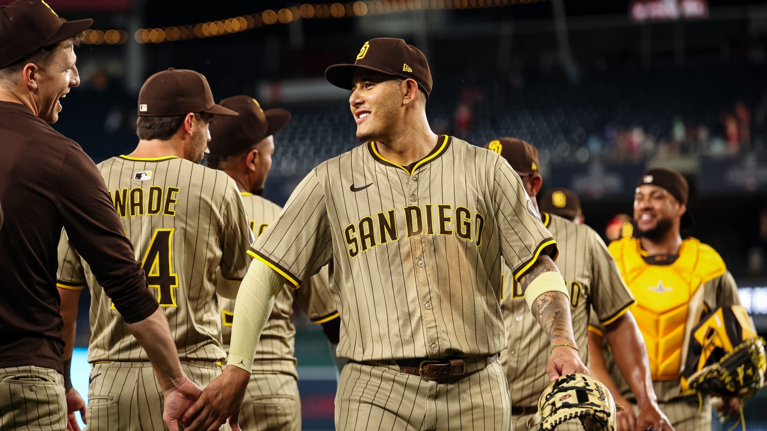 Padres turn game-ending double play | 07/18/2025 | San Diego Padres