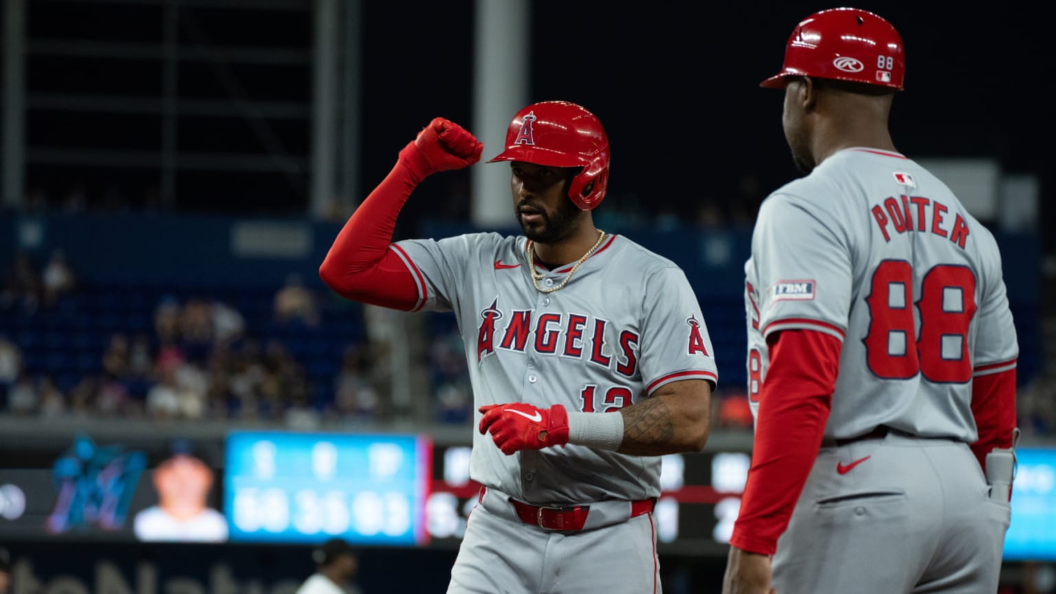 Aaron Hicks grounds an RBI single up the middle | 04/02/2024 | Los ...