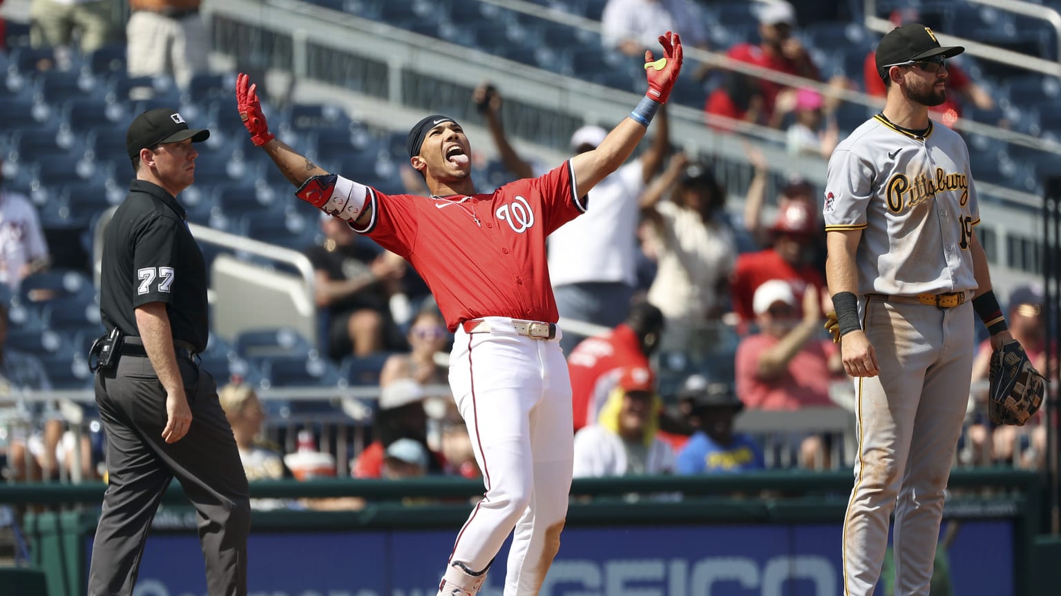 Daylen Lile doubles, go-ahead run scores on error | 09/14/2025 | MLB.com