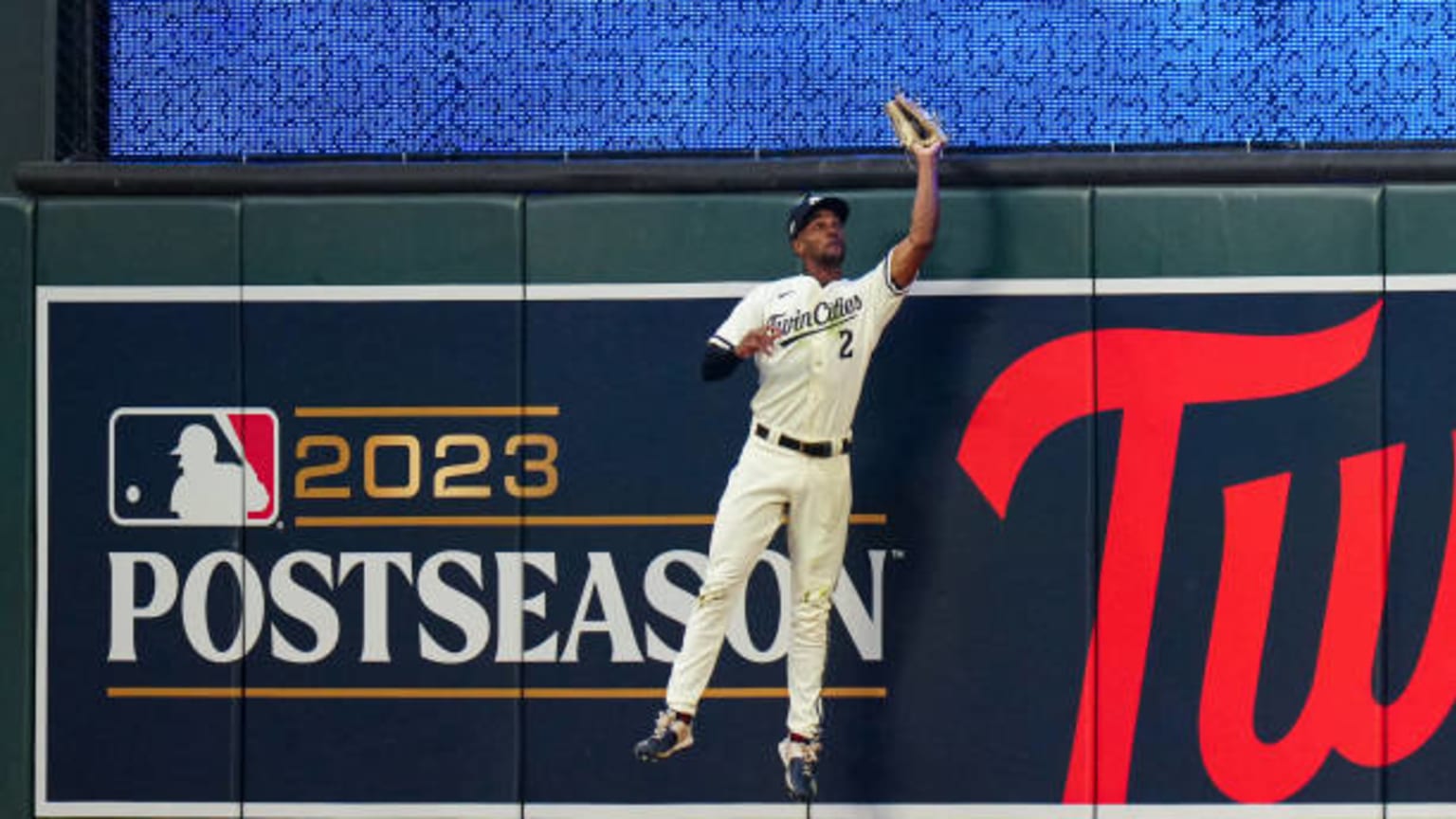 Taylor makes a run-saving catch at the wall in center | 10/03/2023 ...