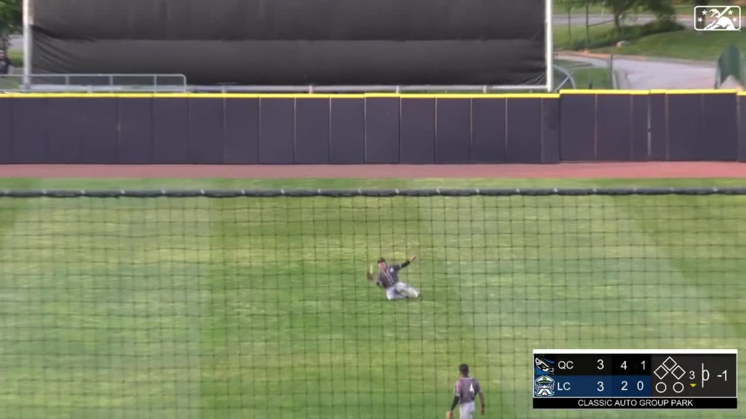 Gavin Cross makes an amazing catch in center field | 06/01/2023 ...
