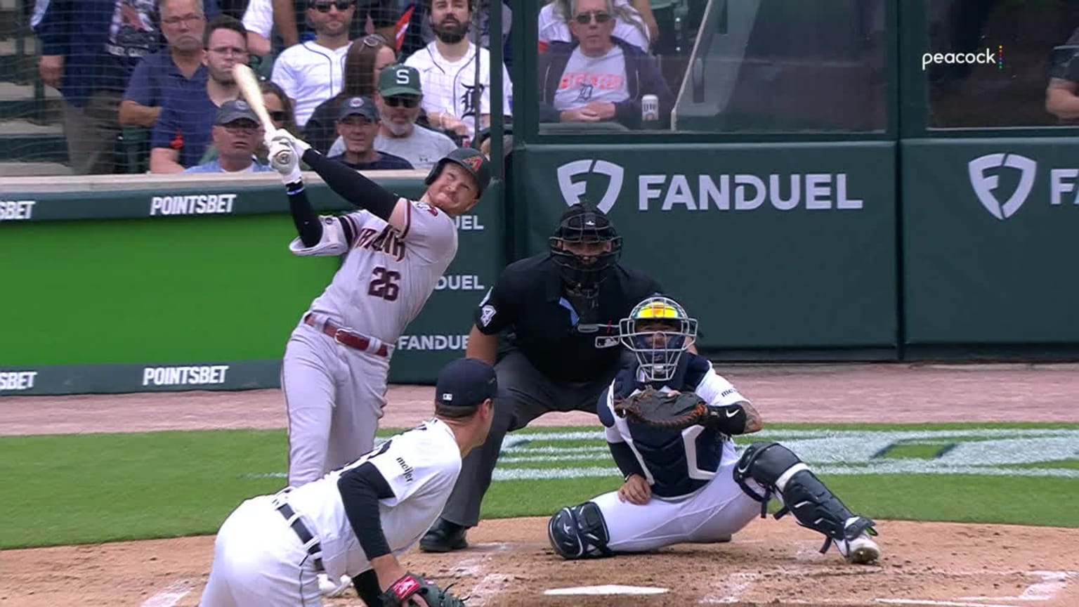 Pavin Smith launches a two-run home run to left field | 06/11/2023 ...