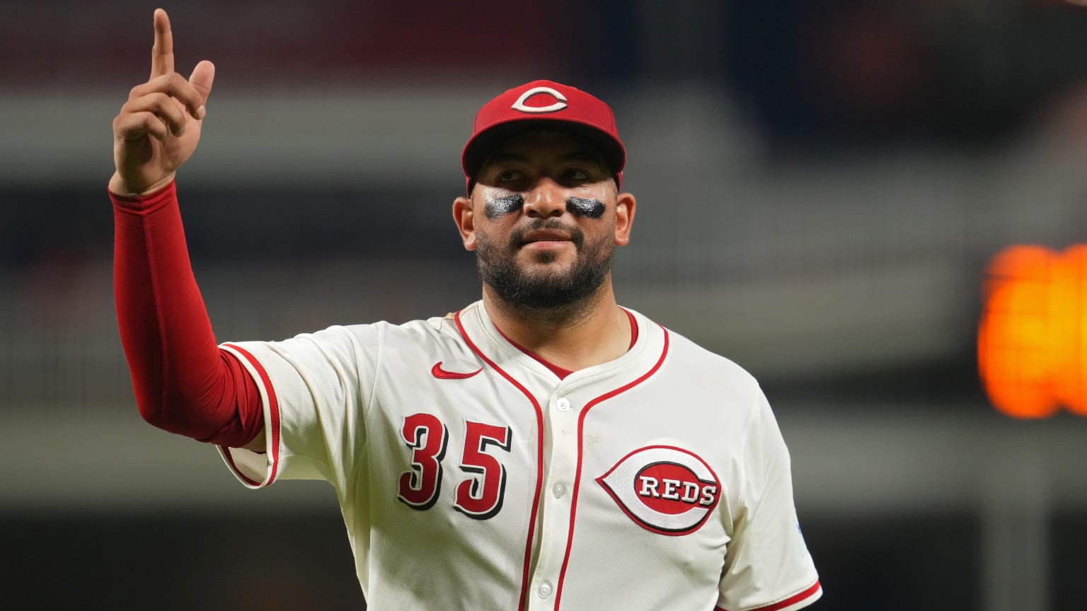 Jose Trevino comes in to pitch in the 8th inning | 07/08/2025 ...