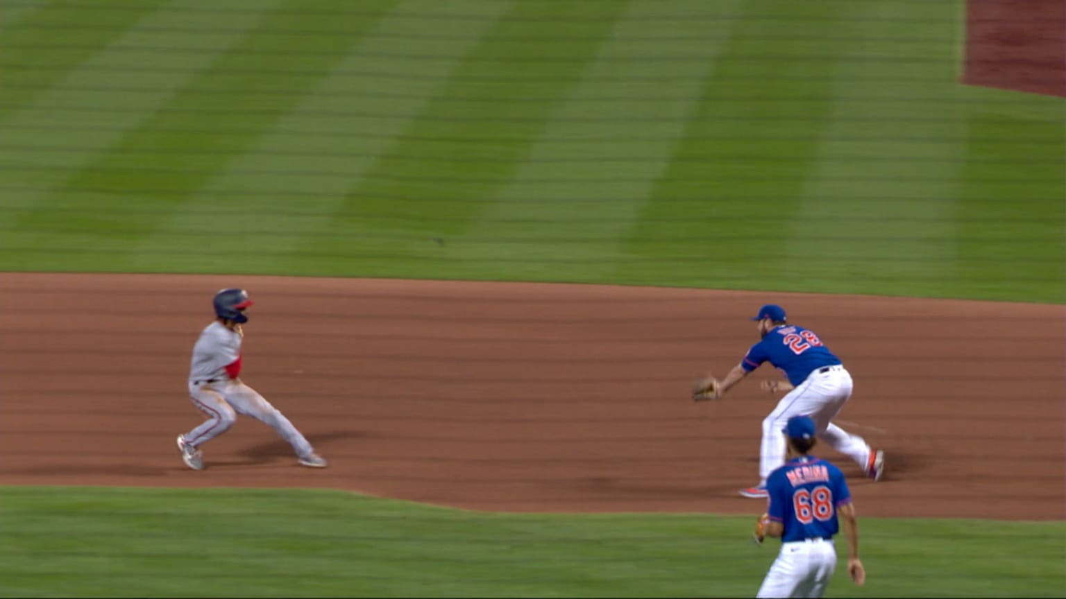 Ildemaro Vargas scores run on pickoff, makes it 6-1 | 09/03/2022 ...