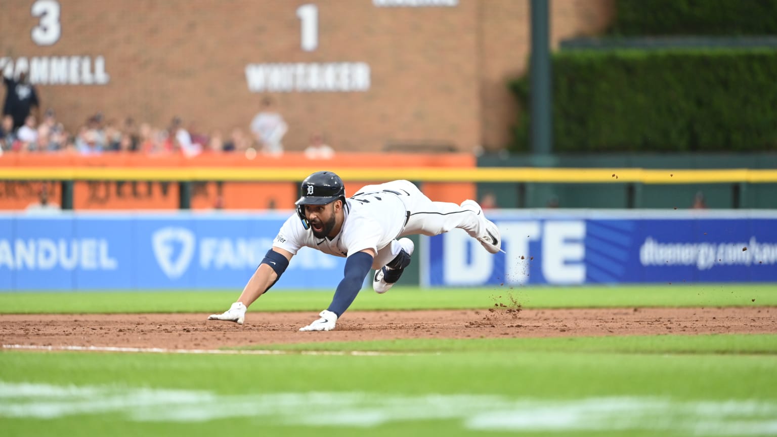 Riley Greene's RBI triple | 06/25/2024 | MLB.com