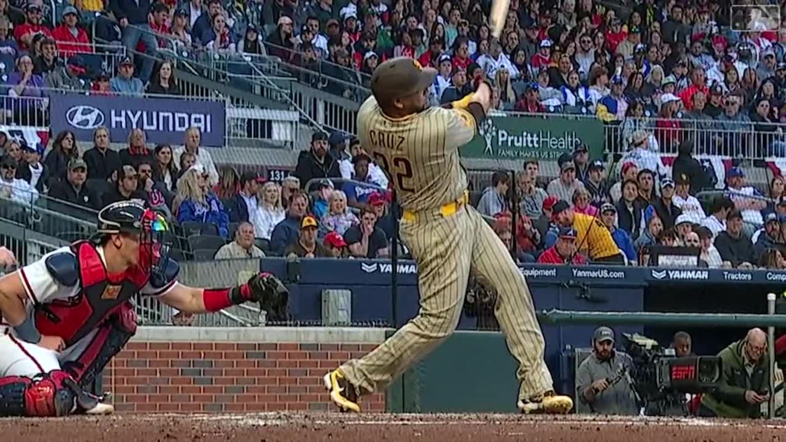 Nelson Cruz crushes a three-run homer to left field | 04/09/2023 | San ...