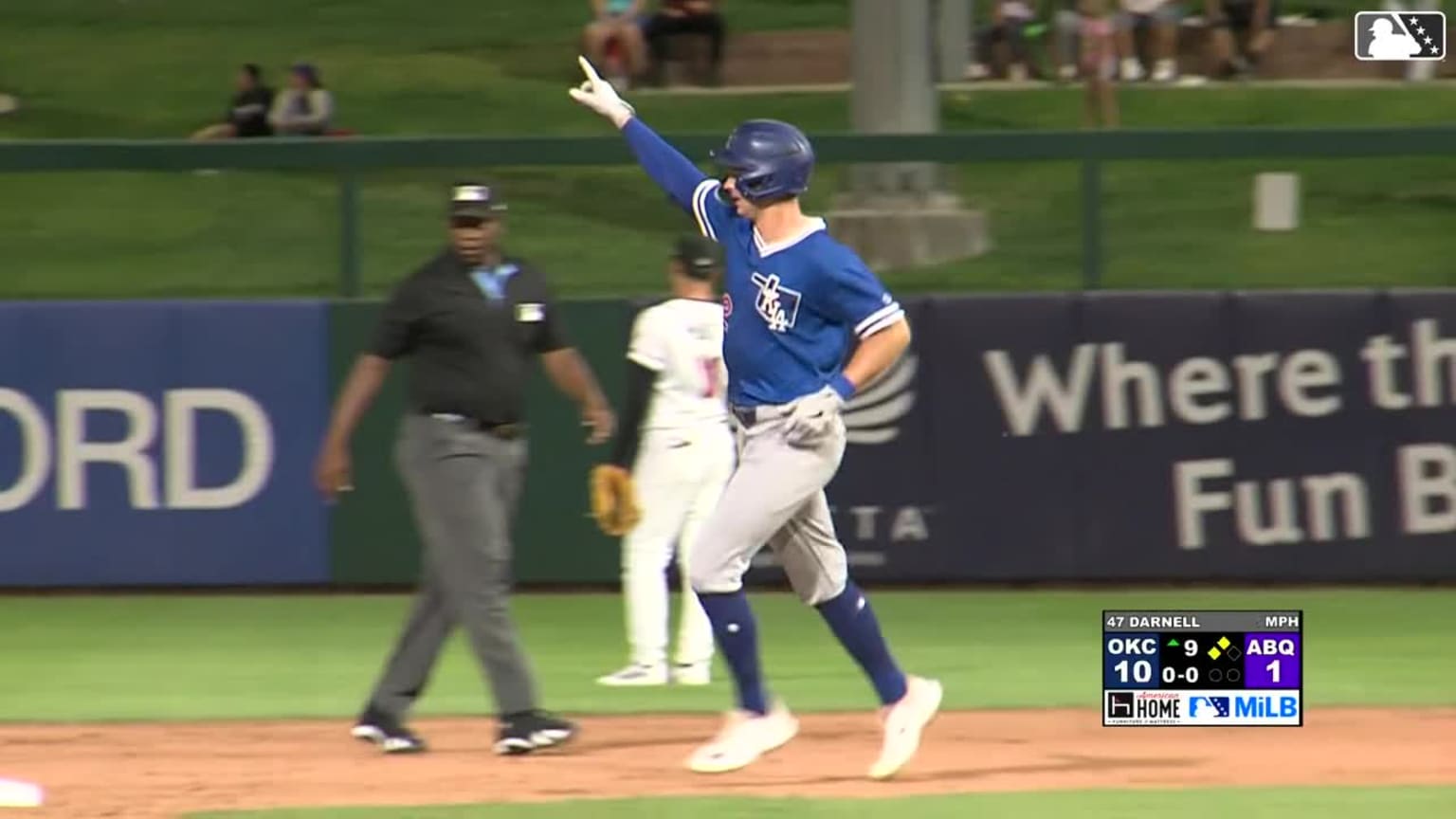 Trey Sweeney's second home run of the night | 06/03/2024 | Los Angeles ...