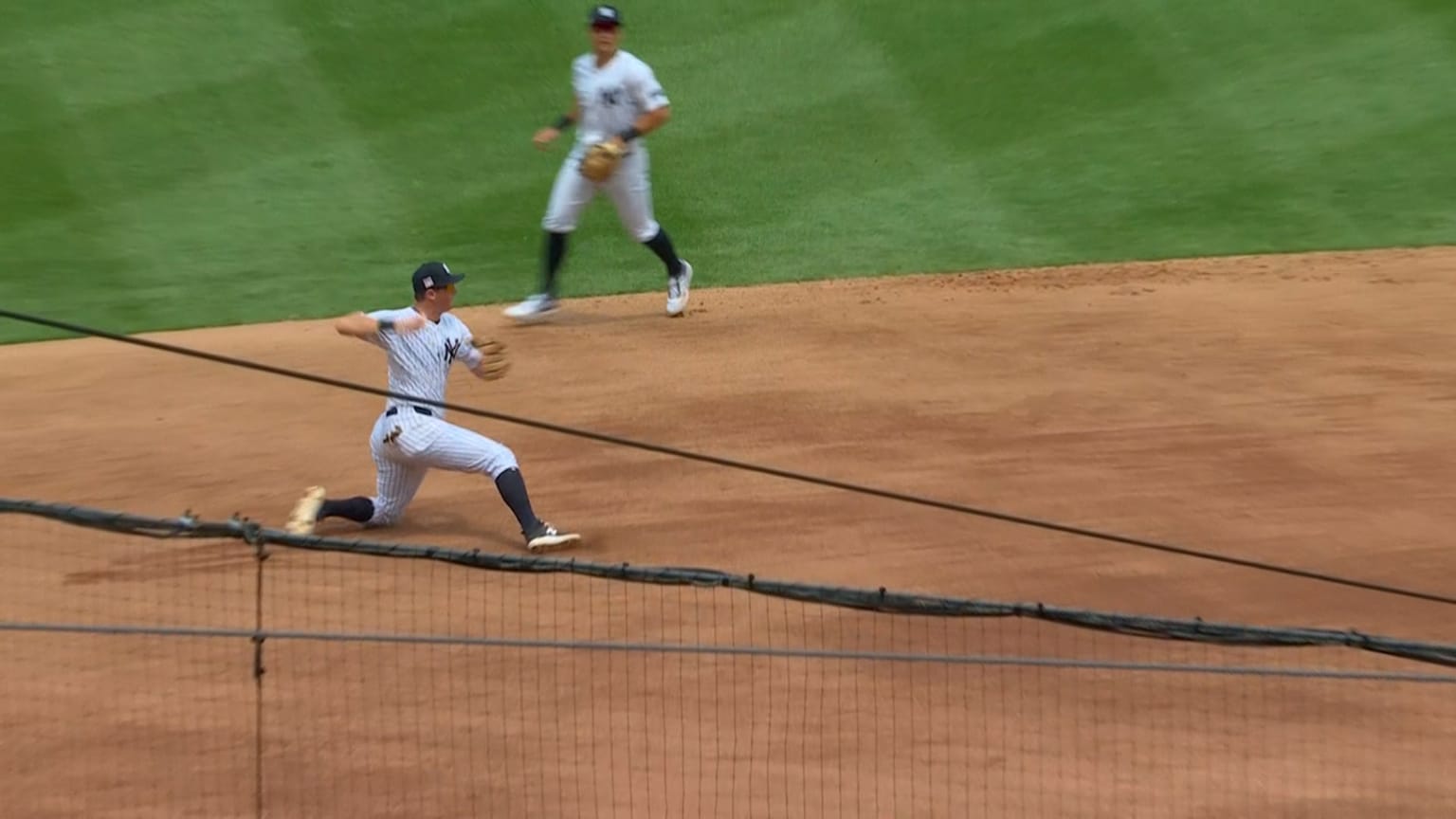 DJ LeMahieu's sliding play | 07/20/2024 | MLB.com