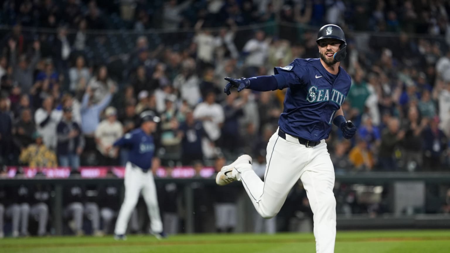 Mitch Haniger's walk-off single | 06/12/2024 | Seattle Mariners